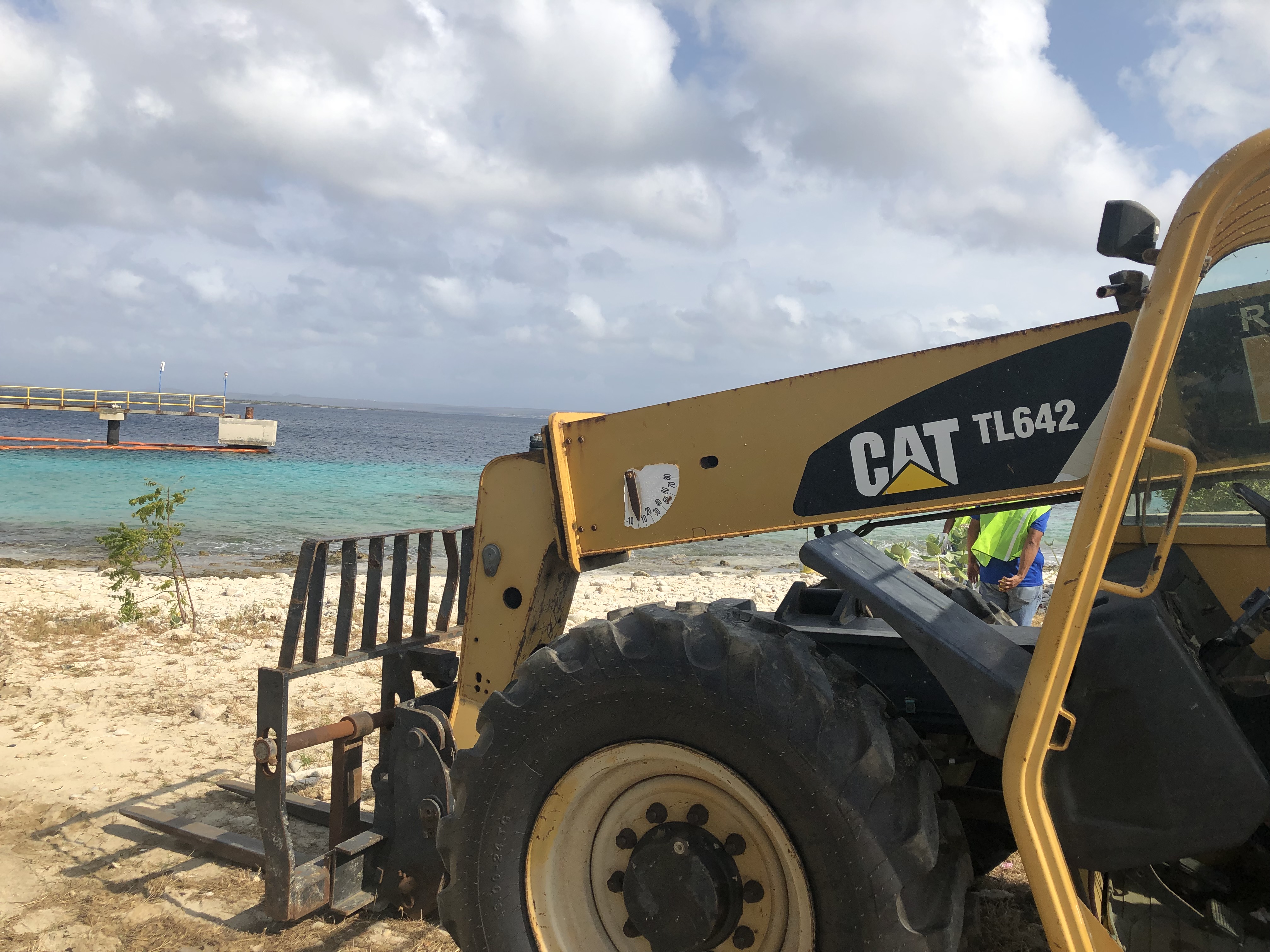 TELEHANDLER TL642 – Curaçao